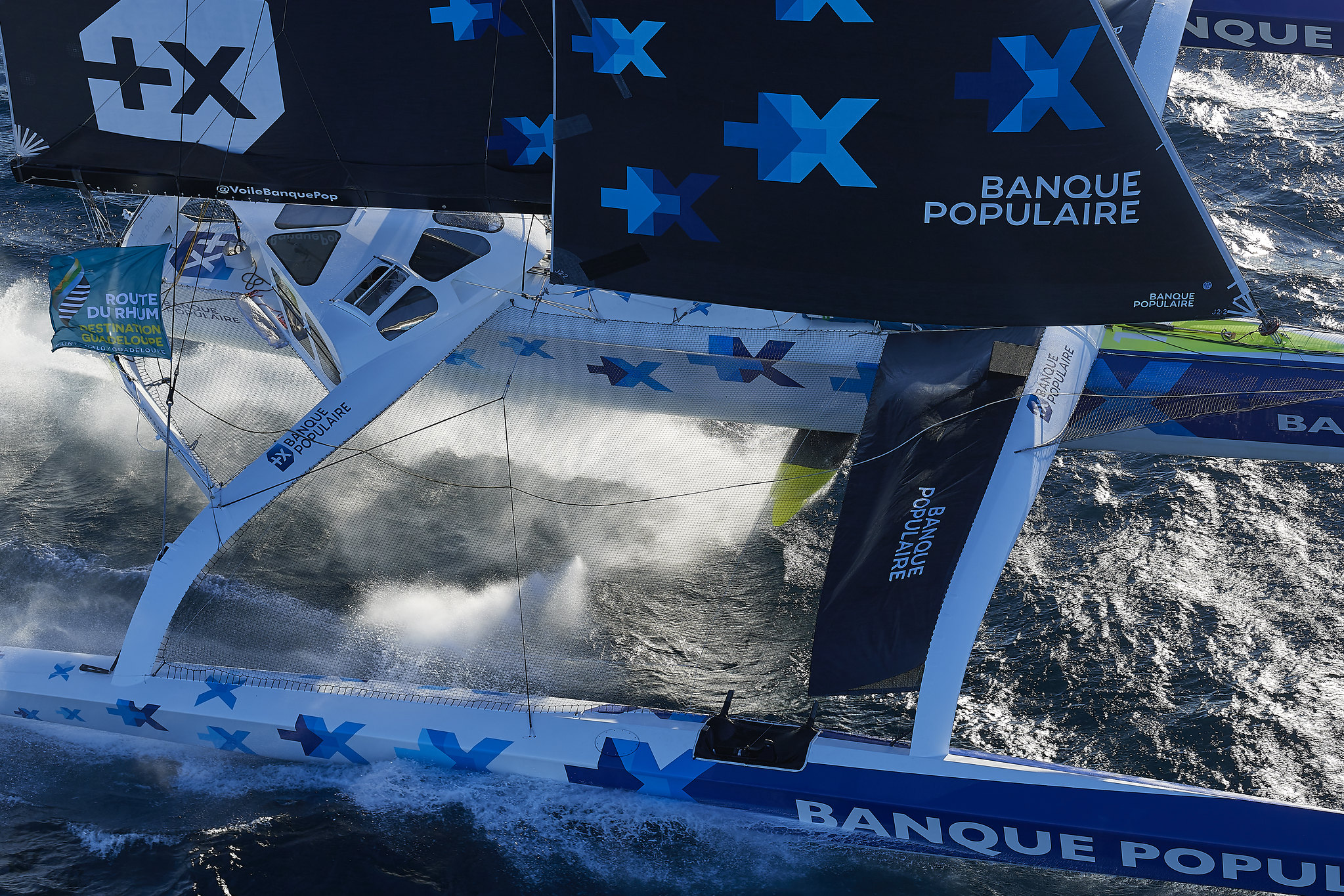 MAXI TRIMARAN BANQUE POPULAIRE IX - Voile Banque Populaire